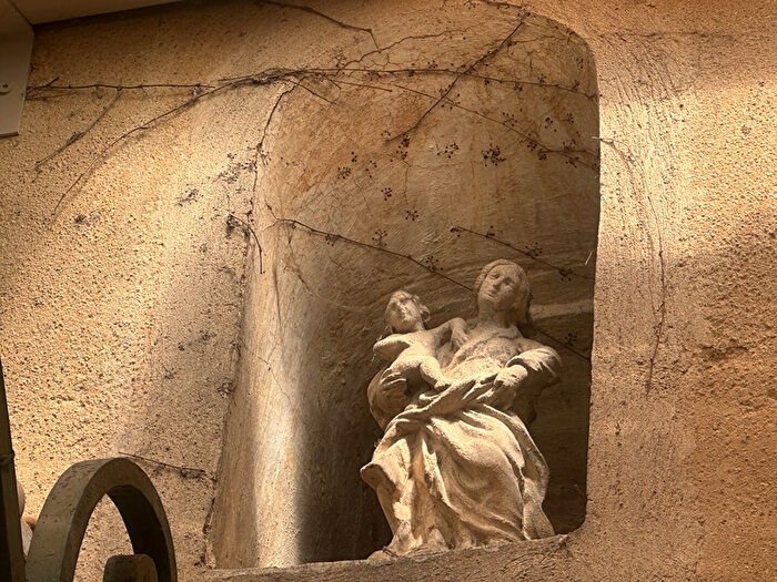 Maison à vendre - Carpentras, Coeur de Ville - 11 pièces - 5 chambres