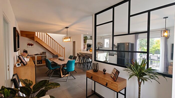 Maison à vendre - Saint-Armel - 7 pièces - 5 chambres