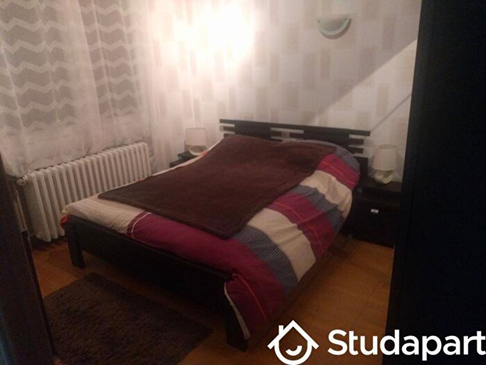 Appartement à louer - Centre Ville Est, Bourgoin-Jallieu - 1 pièce - 1 chambre