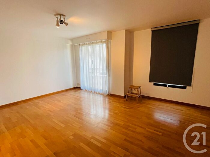 Appartement 3 pièces à Noisy-le-Grand, Centre-ville, à louer
