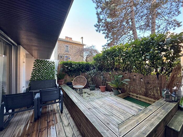 Appartement à louer - Enghien-les-Bains - 2 pièces - 1 chambre