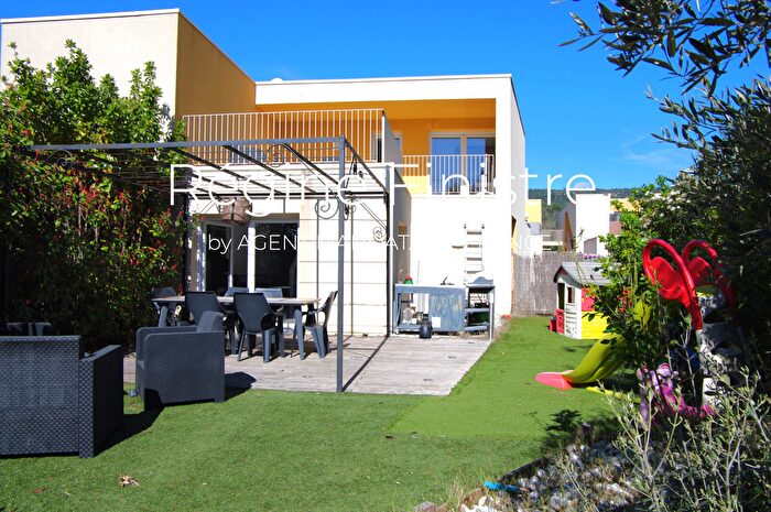 Maison à vendre - Le Plan-de-la-Tour - 4 pièces - 3 chambres