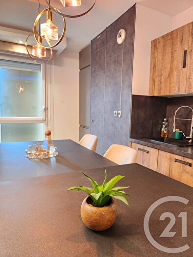 Appartement à vendre - Bron, Le Terraillon - 3 pièces - 2 chambres