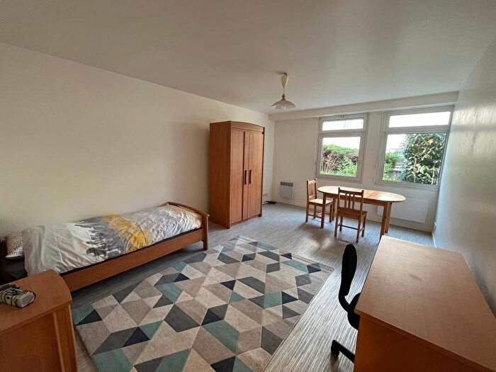 Centre-Halles Carnot, Limoges : Appartement 1 pièce à louer