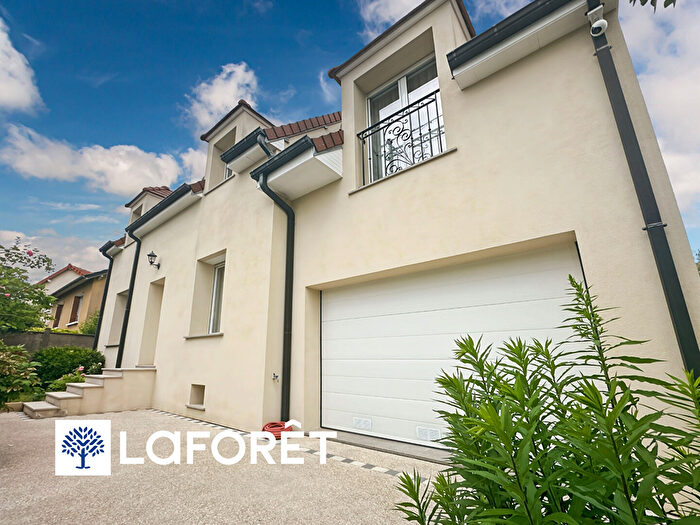 Maison 6 pièces à vendre à Viry-Châtillon, Port, Aviation
