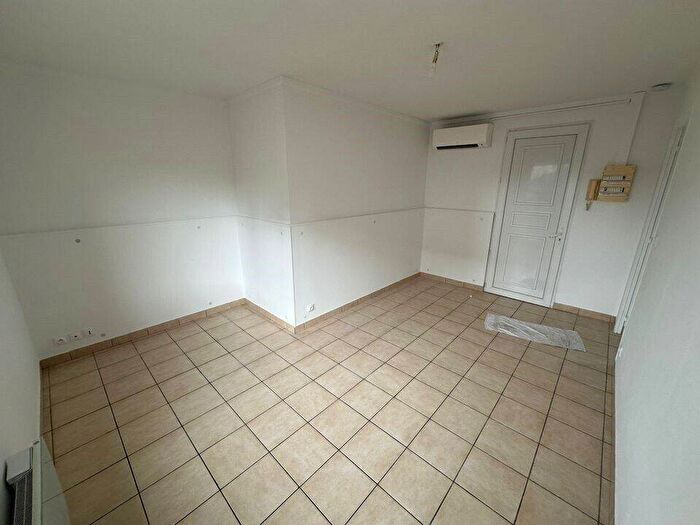 Appartement à louer - Nord Ouest, La Ferté-sous-Jouarre - 3 pièces - 2 chambres