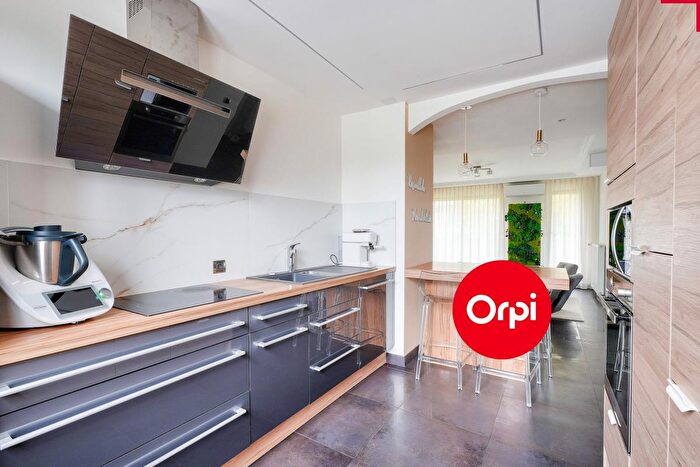 Appartement à vendre - Saint-Priest, Centre-ville - 4 pièces - 3 chambres