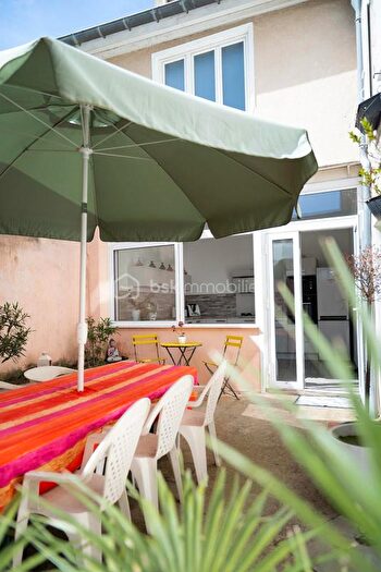 Bourg-Saint-Andéol - Maison 6 pièces à vendre