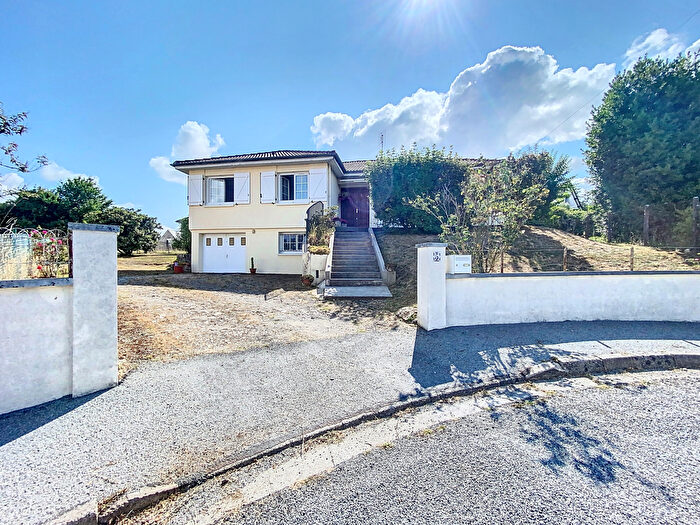 Maison à vendre - Saint-Yrieix-la-Perche - 4 pièces - 3 chambres