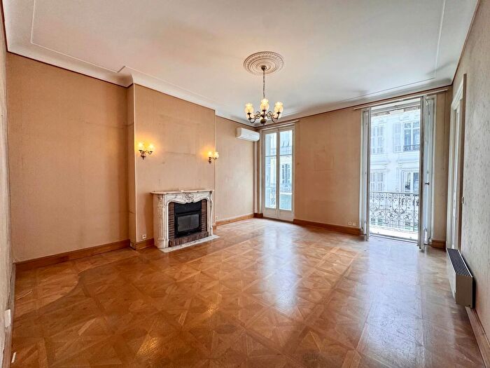 Appartement 5 pièces à Nice, Carabacel, à vendre