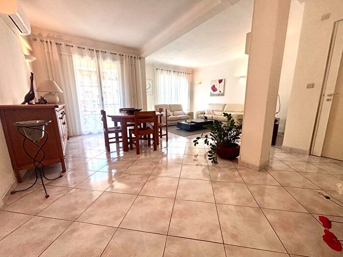 Appartement 3 pièces à vendre - Nice, Saint-Roch