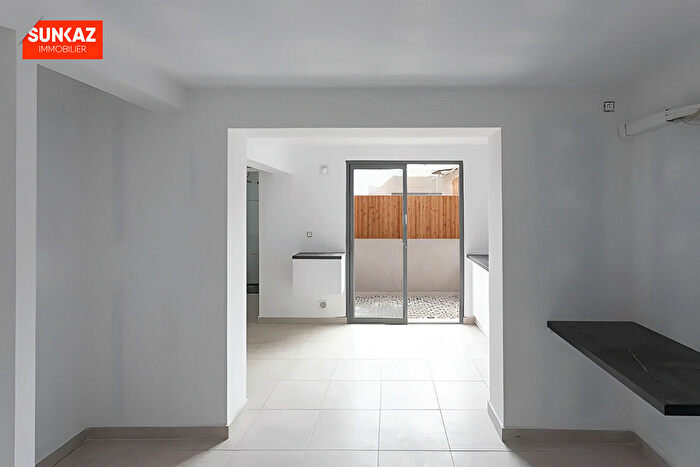 Appartement à louer - Saint-Pierre, Terre Sainte, Université - 1 pièce