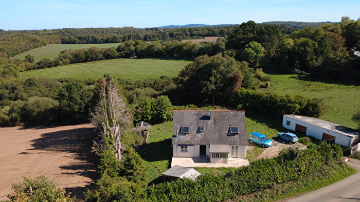 Maison 5 pièces à Pleyber-Christ, à vendre
