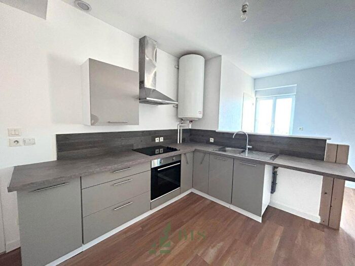 Appartement à louer - Roanne - 3 pièces - 2 chambres