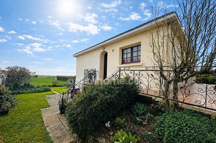 Maison à vendre - Saint-Jean-de-Beugné - 5 pièces - 3 chambres