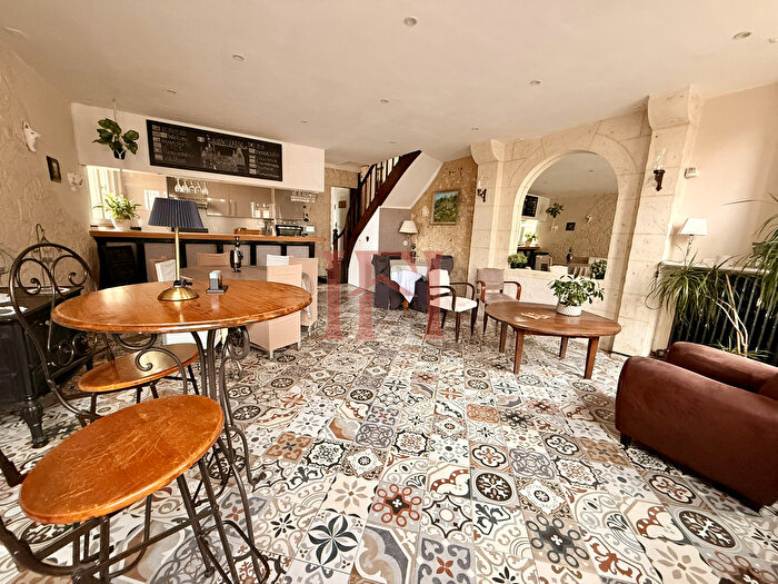 Maison à vendre - Montigny-le-Gannelon - 14 pièces - 11 chambres