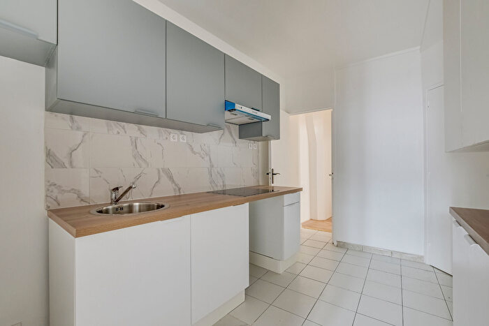 Paris 18ème, La Chapelle, Marx Dormoy : Appartement 3 pièces à vendre