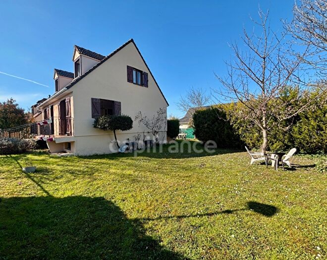 Maison à vendre - Chennevières-sur-Marne, Centre-ville - 6 pièces - 4 chambres