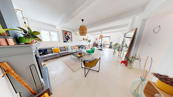 Maison à vendre - La Fare-les-Oliviers - 6 pièces - 4 chambres