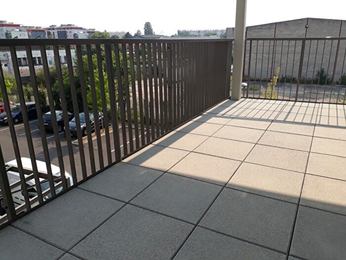 Villeurbanne, Saint-Jean : Appartement 4 pièces à louer