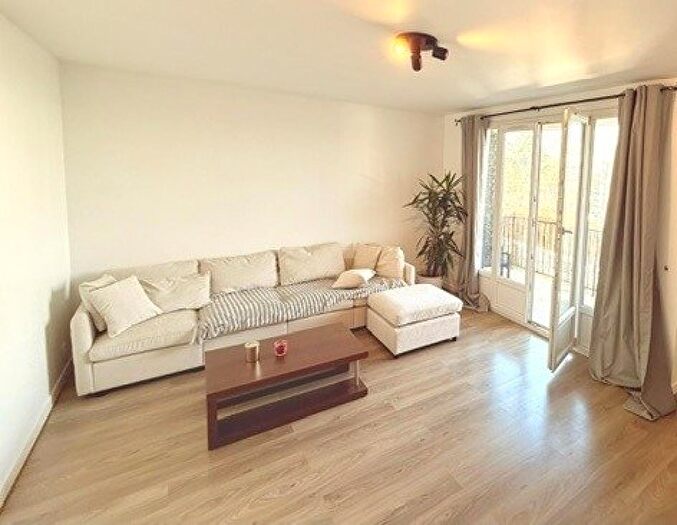 Appartement à vendre - Ballancourt-sur-Essonne - 3 pièces - 2 chambres