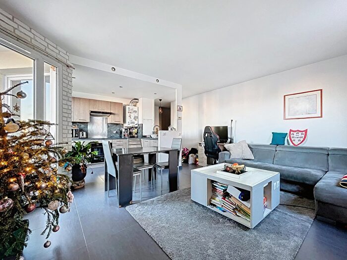 Appartement à vendre - Élancourt, Clé Saint-Pierre, Pissaloup, La Revanche - 3 pièces - 2 chambres