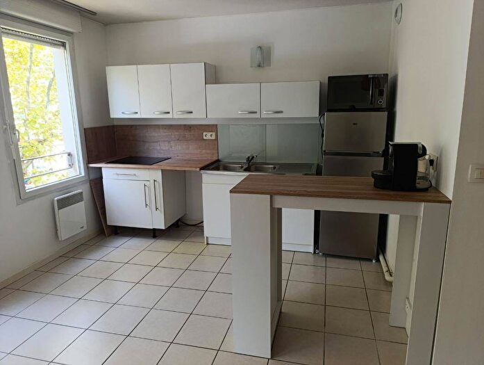 Appartement 2 pièces à Le Sud, Vaulx-en-Velin, à louer