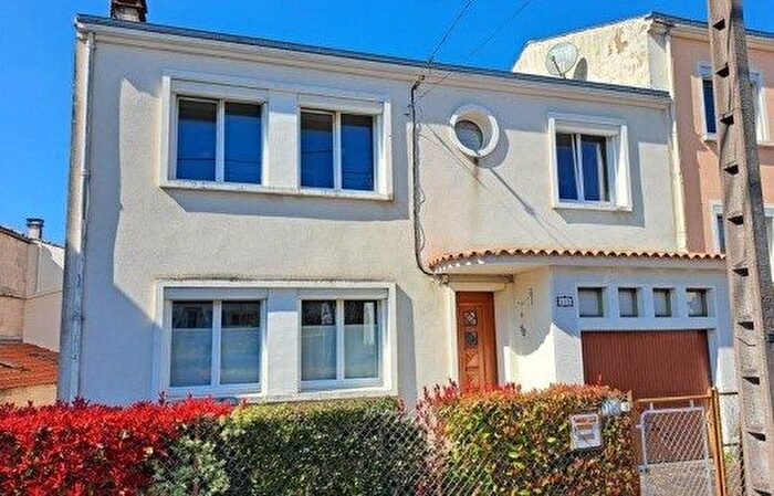 Maison à vendre - Saintes - 7 pièces - 4 chambres