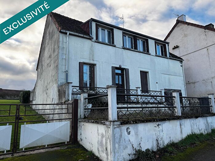 Maison à vendre - Saint-Émiland - 8 pièces - 5 chambres