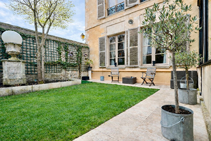 Maison à vendre - Senlis, Centre-ville - 8 pièces - 6 chambres