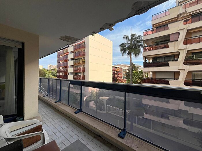 Appartement à vendre - Antibes, Juan-les-Pins, Le Cap - 2 pièces - 1 chambre