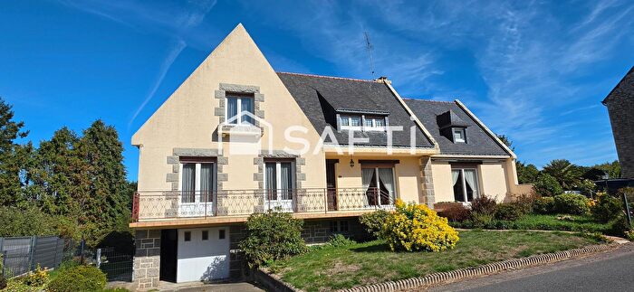 Maison 8 pièces à vendre à Saint-Gouéno