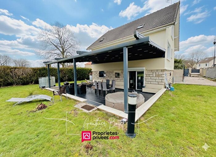 Maison à vendre - Fontenay-Trésigny - 5 pièces - 3 chambres