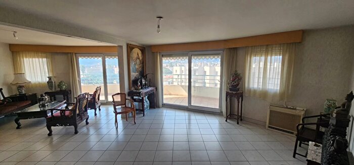 Appartement à vendre - Hyères, Gare, Godillot - 4 pièces - 3 chambres