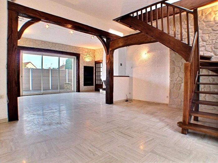 Maison à louer - Croix Menee-Chanliau, Le Creusot - 5 pièces - 4 chambres