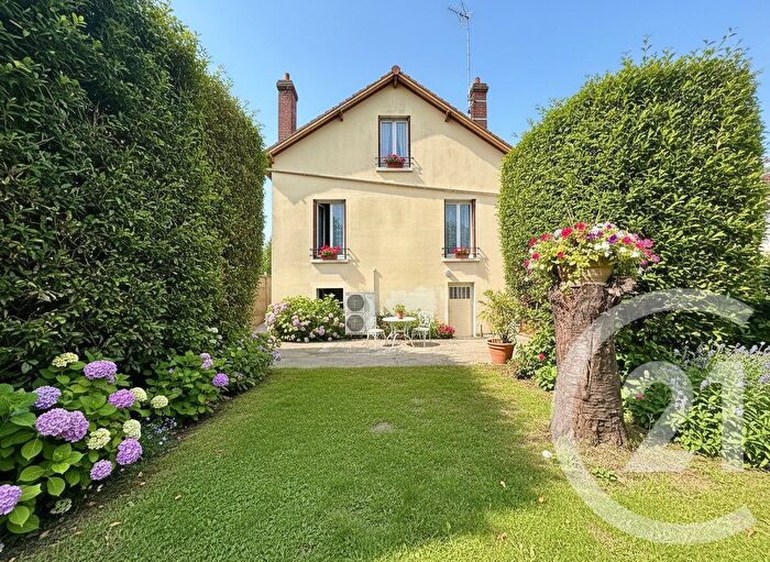 Maison à vendre - Champagne-sur-Oise - 5 pièces - 3 chambres