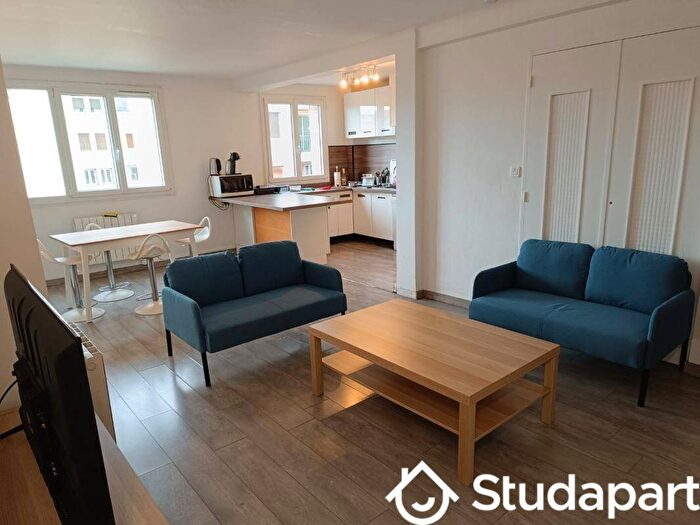 Appartement à louer - La Timone, Marseille ème arrondissement - 1 pièce - 3 chambres