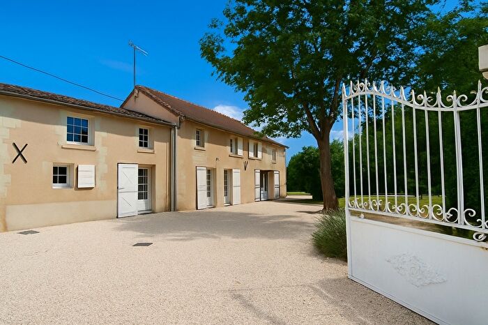 Maison à vendre - Ouzilly - 5 pièces - 4 chambres