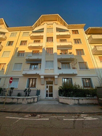 Appartement à louer - Chambéry, Centre-ville - 3 pièces - 1 chambre