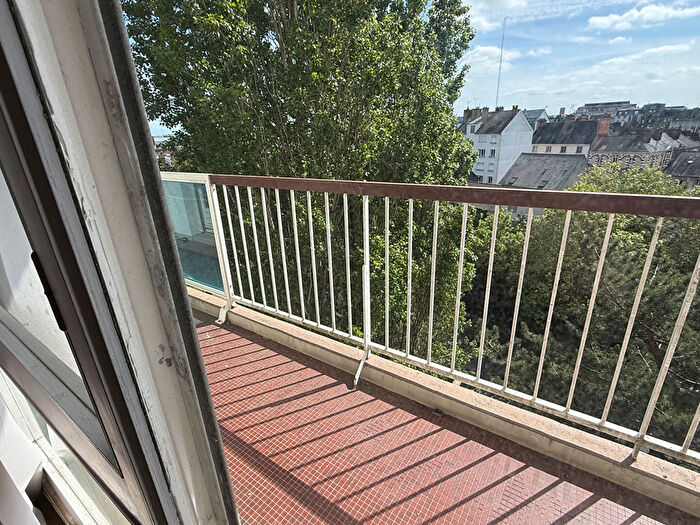 Appartement 5 pièces à vendre - Quartiers Centre, Saint-Hélier, Gare