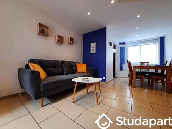 Appartement à louer - Saint Pierre, Croix - 1 pièce - 4 chambres