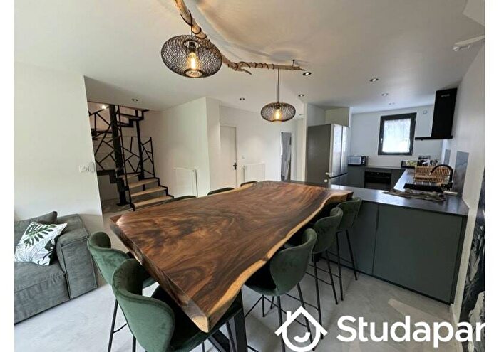 Appartement à louer - Doutre-Saint Jacques-Nazareth, Angers - 1 pièce - 8 chambres