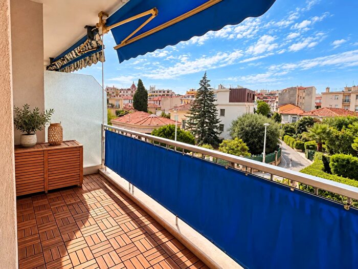 Appartement 1 pièce à Nice, Poètes, à vendre