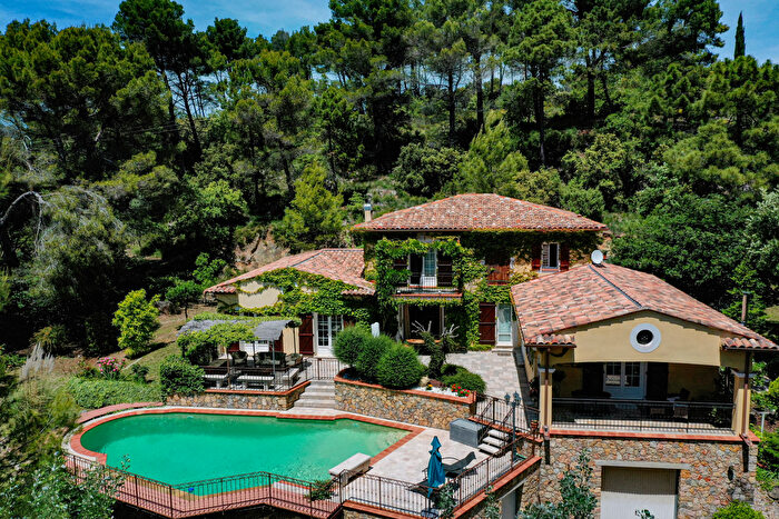 Maison à vendre - Flayosc - 6 pièces - 4 chambres