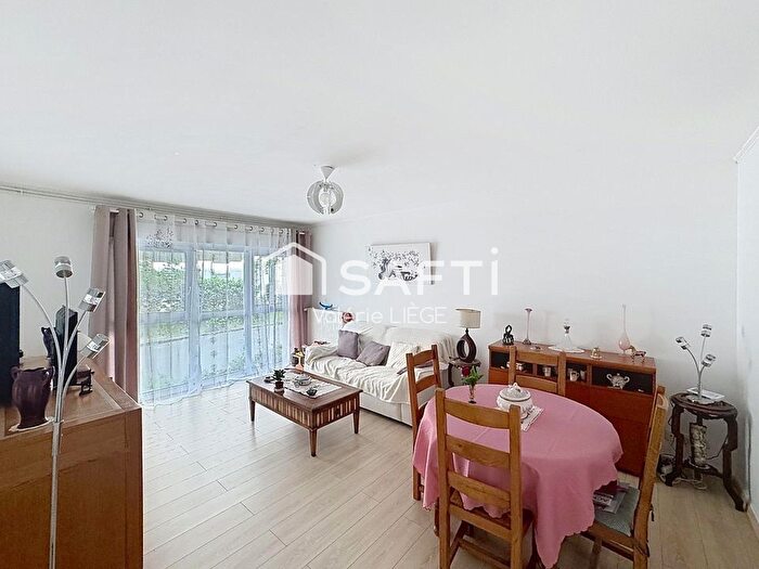 Achères, Champs de Villars, Le Magasin, Gare, Petite-Arche : Appartement 2 pièces à vendre