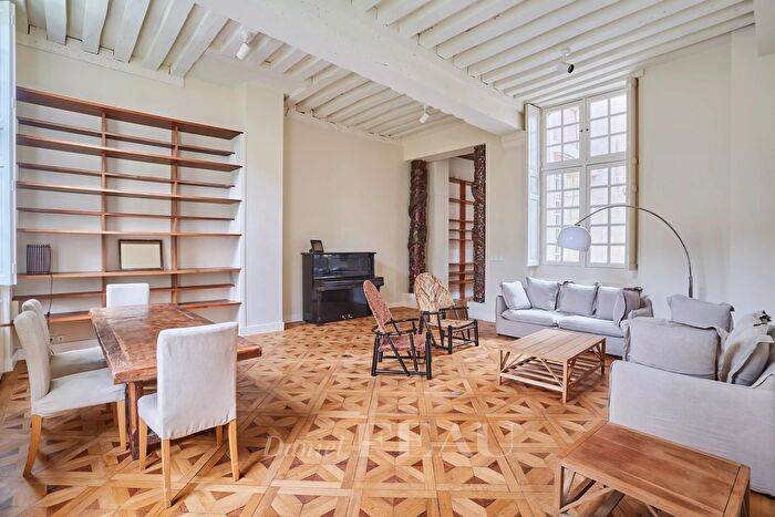 Appartement à louer - Paris e , Archives - 7 pièces - 3 chambres