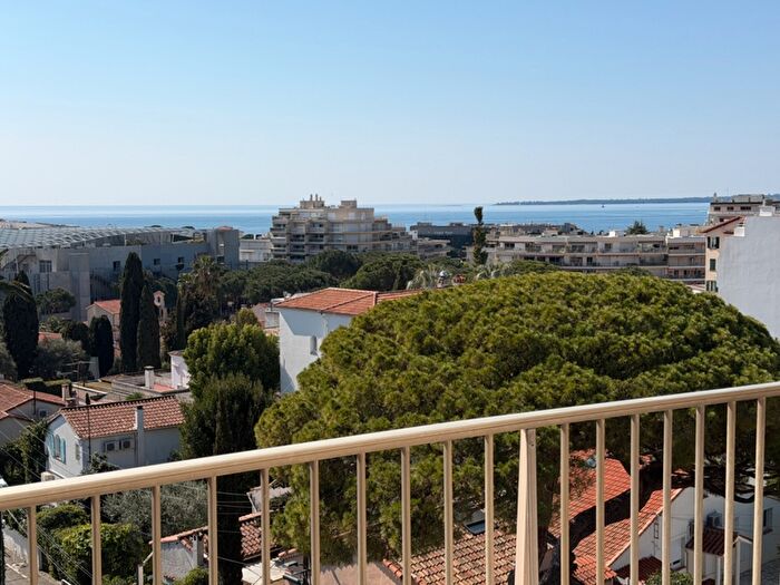 Appartement à vendre - Antibes, Juan-les-Pins, Le Cap - 3 pièces - 2 chambres