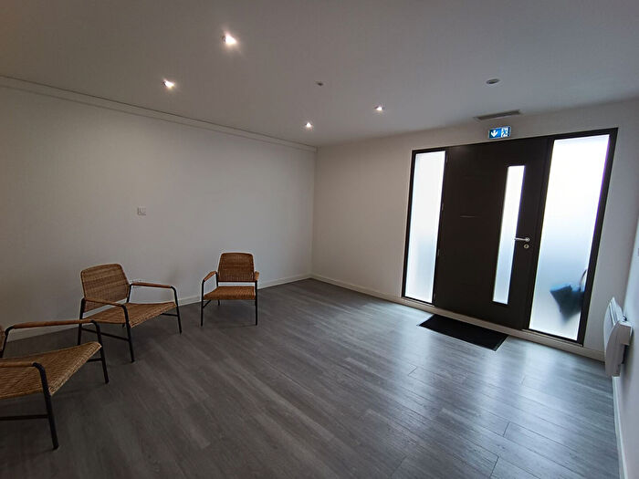 Appartement à louer - Fonbeauzard - 4 pièces - 2 chambres