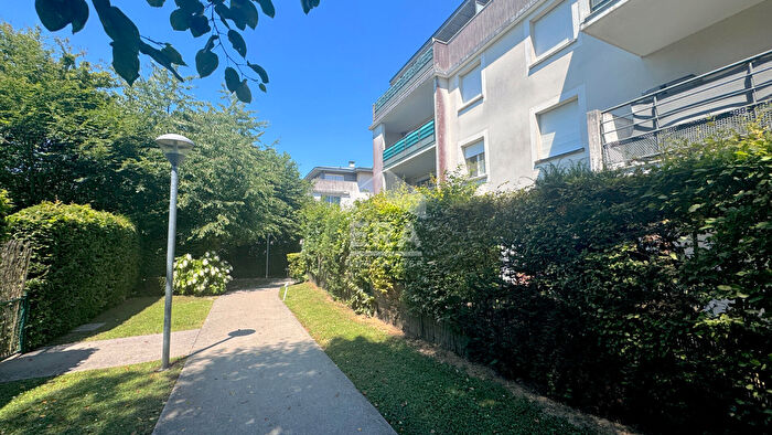 Bussy-Saint-Georges, Clos, Tillet, Génitoy, Golf : Appartement 1 pièce à vendre