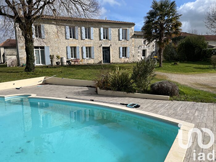 Maison à vendre - Allas-Champagne - 8 pièces - 5 chambres